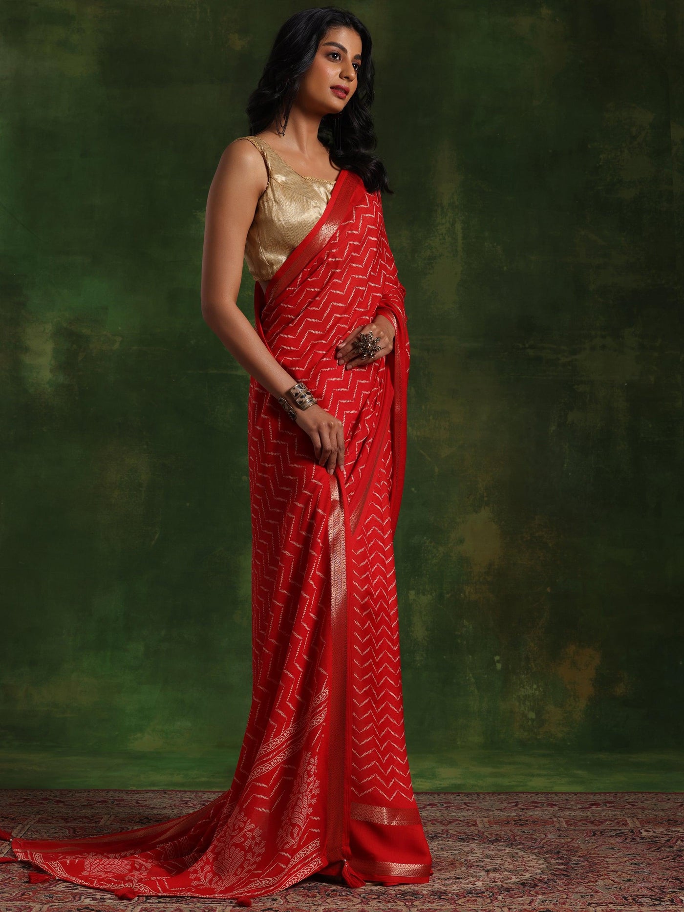 Buy Red Printed Silk Blend Saree With Unstitched Blouse Piece Online at Rs.2599 | Libas