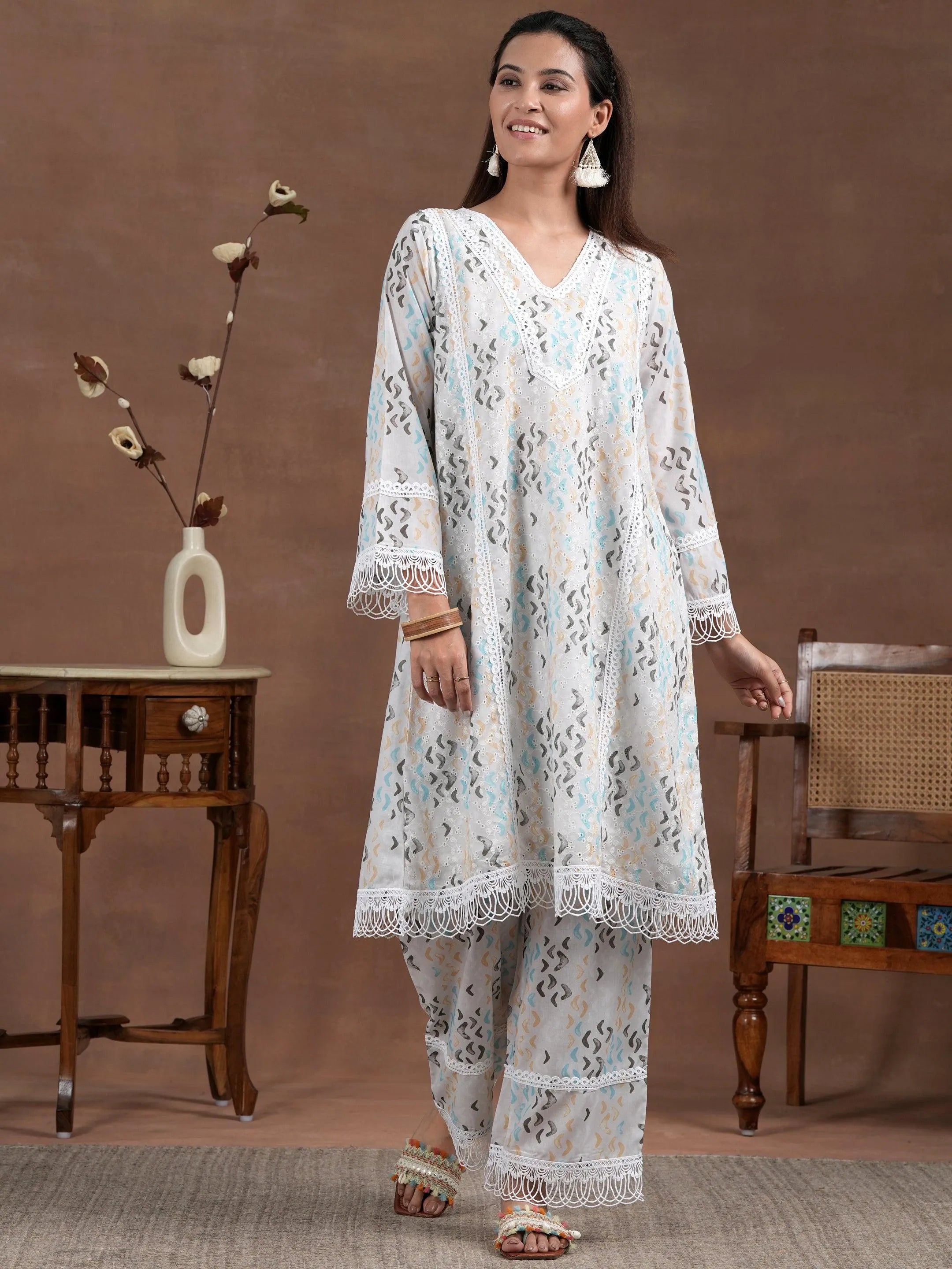 Buy Latest Chikankari Suits for Women Online in India | Libas